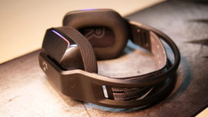 【レビュー】ロジクール G733 良かった点と気になった点！付け心地や音質、おすすめな設定について！